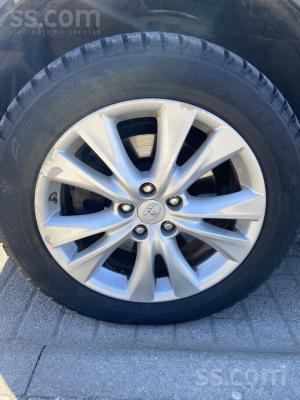 Pelēks Toyota RAV4 2013 Rīga, ar dzinēja tilpumu 2.20 L un nobraukumu 255 tūkst. km par 9300 €, foto 14 vietnē AUTOMOTO.COM.LV