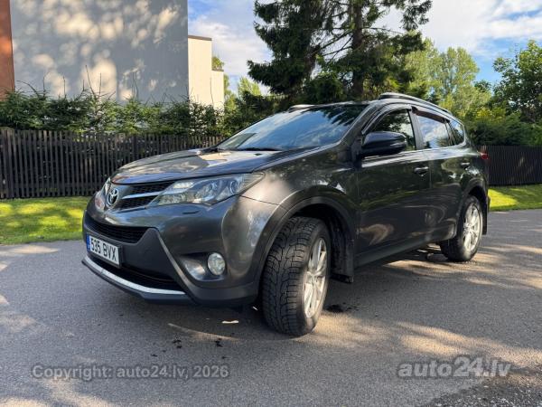 Grey Toyota RAV4 2013 in Tallinn, with an engine capacity of 2.20 L and mileage of 277 thousand km for 10900 €, photo 5 on AUTOMOTO.COM.LV