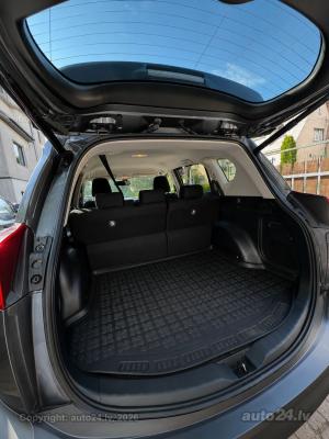 Pelēks Toyota RAV4 2013 Tallina, ar dzinēja tilpumu 2.20 L un nobraukumu 277 tūkst. km par 10900 €, foto 9 vietnē AUTOMOTO.COM.LV