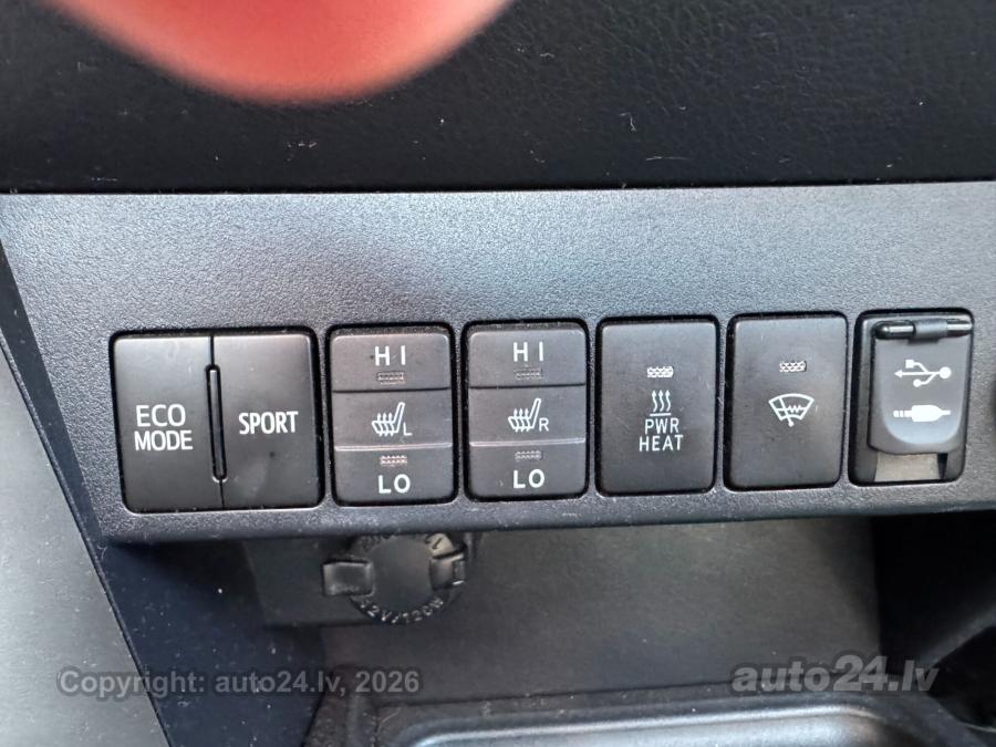 Pelēks Toyota RAV4 2013 Tallina, ar dzinēja tilpumu 2.20 L un nobraukumu 277 tūkst. km par 10900 €, foto 11 vietnē AUTOMOTO.COM.LV