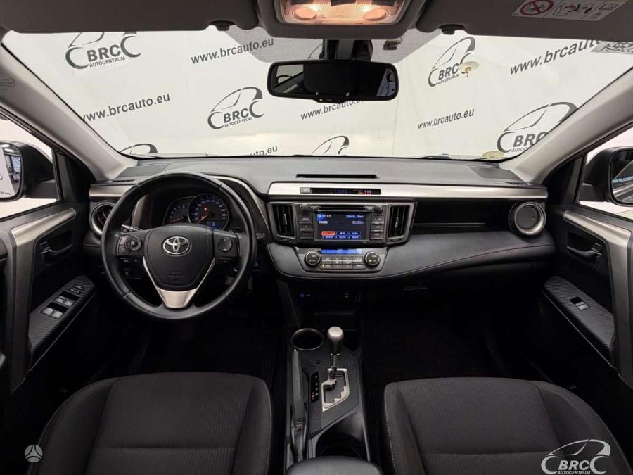 Pelēks Toyota RAV4 2013 Viļņa, ar dzinēja tilpumu 2.23 L un nobraukumu 255 tūkst. km par 12100 €, foto 5 vietnē AUTOMOTO.COM.LV