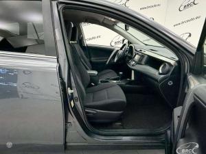 Pelēks Toyota RAV4 2013 Viļņa, ar dzinēja tilpumu 2.23 L un nobraukumu 255 tūkst. km par 12100 €, foto 6 vietnē AUTOMOTO.COM.LV