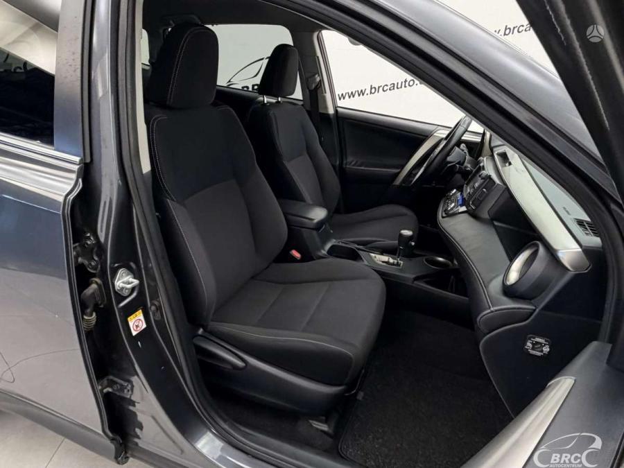 Pelēks Toyota RAV4 2013 Viļņa, ar dzinēja tilpumu 2.23 L un nobraukumu 255 tūkst. km par 12100 €, foto 9 vietnē AUTOMOTO.COM.LV