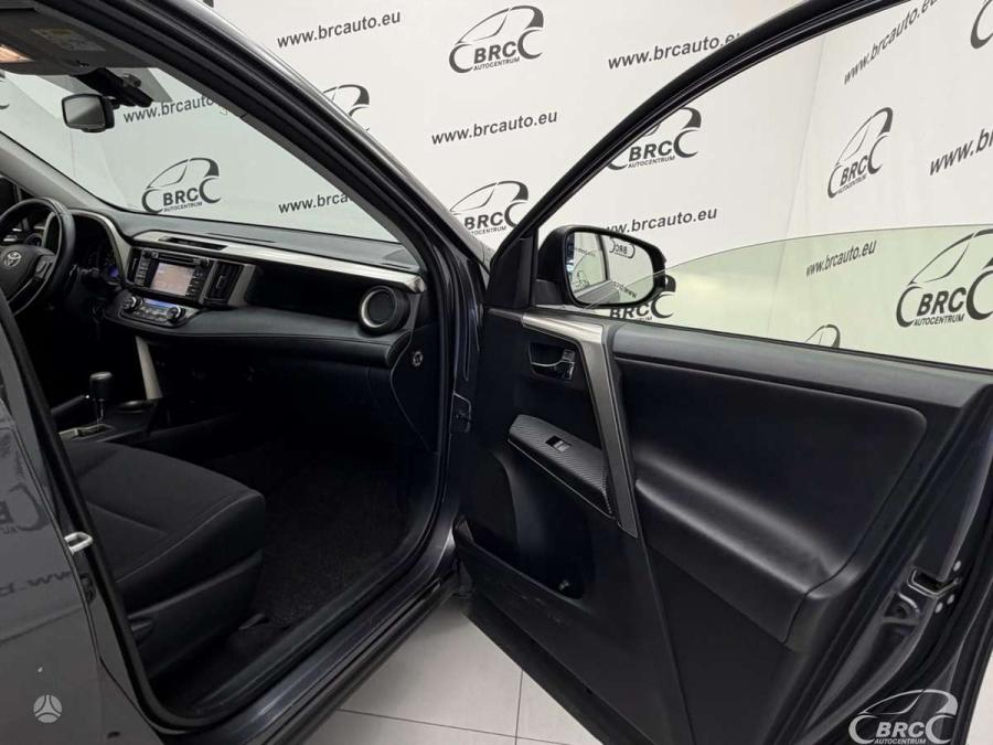 Pelēks Toyota RAV4 2013 Viļņa, ar dzinēja tilpumu 2.23 L un nobraukumu 255 tūkst. km par 12100 €, foto 10 vietnē AUTOMOTO.COM.LV