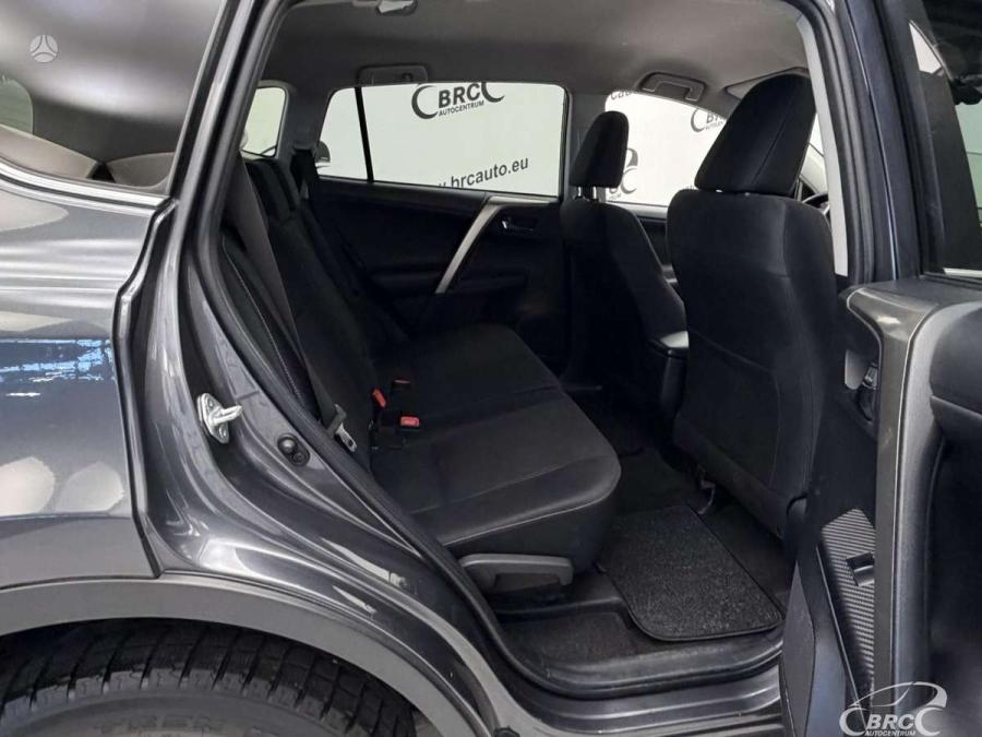 Pelēks Toyota RAV4 2013 Viļņa, ar dzinēja tilpumu 2.23 L un nobraukumu 255 tūkst. km par 12100 €, foto 11 vietnē AUTOMOTO.COM.LV