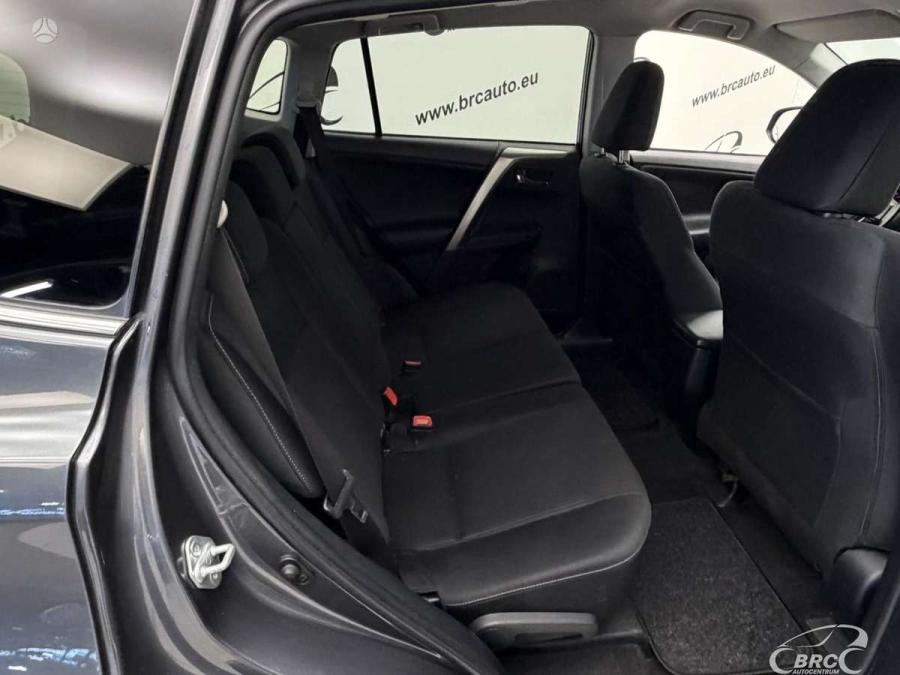 Pelēks Toyota RAV4 2013 Viļņa, ar dzinēja tilpumu 2.23 L un nobraukumu 255 tūkst. km par 12100 €, foto 12 vietnē AUTOMOTO.COM.LV