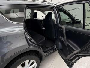 Pelēks Toyota RAV4 2013 Viļņa, ar dzinēja tilpumu 2.23 L un nobraukumu 255 tūkst. km par 12100 €, foto 14 vietnē AUTOMOTO.COM.LV