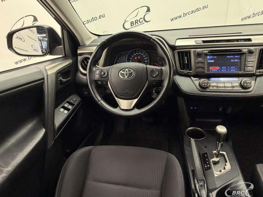 Pelēks Toyota RAV4 2013 Viļņa, ar dzinēja tilpumu 2.23 L un nobraukumu 255 tūkst. km par 12100 €, foto 15 vietnē AUTOMOTO.COM.LV