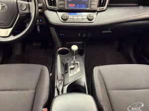 Pelēks Toyota RAV4 2013 Viļņa, ar dzinēja tilpumu 2.23 L un nobraukumu 255 tūkst. km par 12100 €, foto 20 vietnē AUTOMOTO.COM.LV