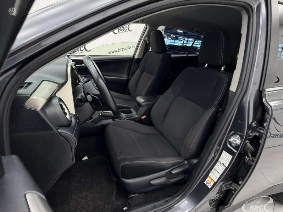 Pelēks Toyota RAV4 2013 Viļņa, ar dzinēja tilpumu 2.23 L un nobraukumu 255 tūkst. km par 12100 €, foto 25 vietnē AUTOMOTO.COM.LV