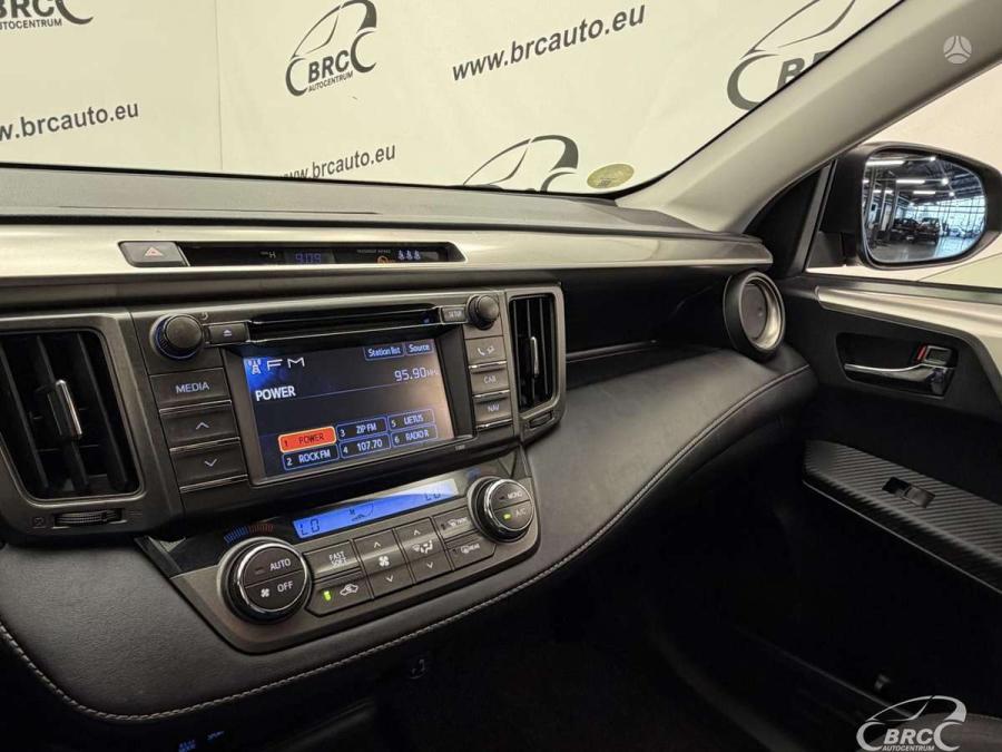 Pelēks Toyota RAV4 2013 Viļņa, ar dzinēja tilpumu 2.23 L un nobraukumu 255 tūkst. km par 12100 €, foto 29 vietnē AUTOMOTO.COM.LV