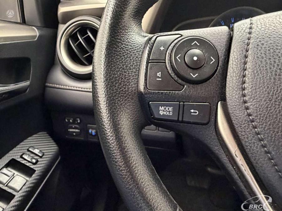 Pelēks Toyota RAV4 2013 Viļņa, ar dzinēja tilpumu 2.23 L un nobraukumu 255 tūkst. km par 12100 €, foto 32 vietnē AUTOMOTO.COM.LV