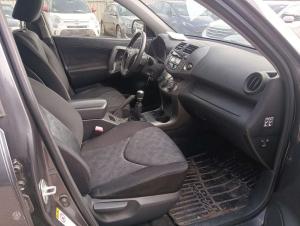 Grey Toyota RAV4 2013 in Utena, with an engine capacity of 2.23 L and mileage of 183 thousand km for 6650 €, photo 9 on AUTOMOTO.COM.LV