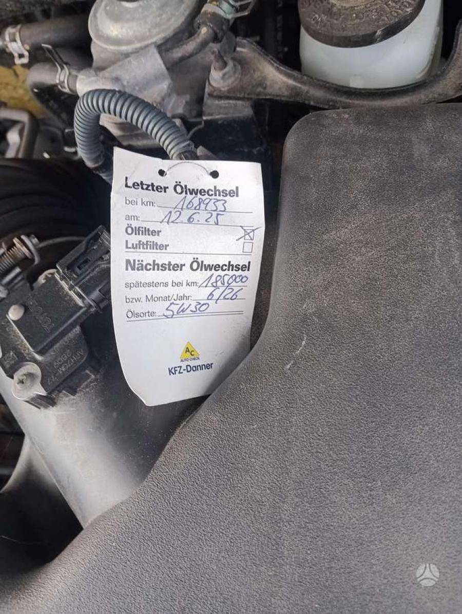 Grey Toyota RAV4 2013 in Utena, with an engine capacity of 2.23 L and mileage of 183 thousand km for 6650 €, photo 10 on AUTOMOTO.COM.LV