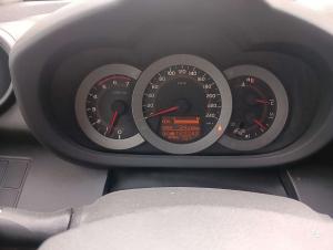 Grey Toyota RAV4 2013 in Utena, with an engine capacity of 2.23 L and mileage of 183 thousand km for 6650 €, photo 16 on AUTOMOTO.COM.LV