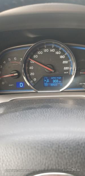 Grey Toyota RAV4 2013 in Tallinn, with an engine capacity of 2.20 L and mileage of 88 thousand km for 15900 €, photo 6 on AUTOMOTO.COM.LV
