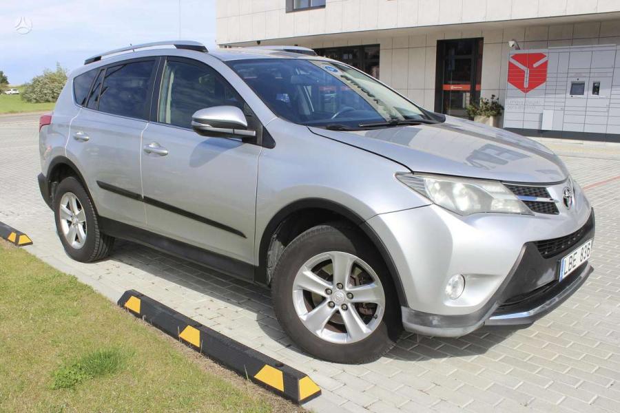 Pelēks Toyota RAV4 2013 Klaipėda, ar dzinēja tilpumu 2.00 L un nobraukumu 255 tūkst. km par 9800 €, foto 4 vietnē AUTOMOTO.COM.LV