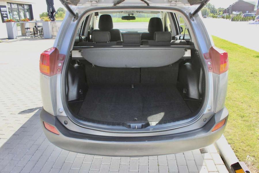 Pelēks Toyota RAV4 2013 Klaipėda, ar dzinēja tilpumu 2.00 L un nobraukumu 255 tūkst. km par 9800 €, foto 6 vietnē AUTOMOTO.COM.LV