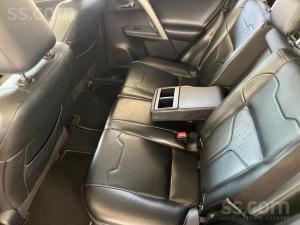 Grey Toyota RAV4 2013 in Riga, with an engine capacity of 2.20 L and mileage of 214 thousand km for 9990 €, photo 19 on AUTOMOTO.COM.LV