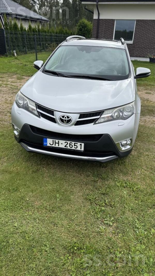 Toyota RAV4 2013 Rīga vietnē Pelēks Toyota RAV4 2013 Rīga, ar dzinēja tilpumu 2.20 L un nobraukumu 223 tūkst. km par 10500 €, foto 4 vietnē AUTOMOTO.COM.LV