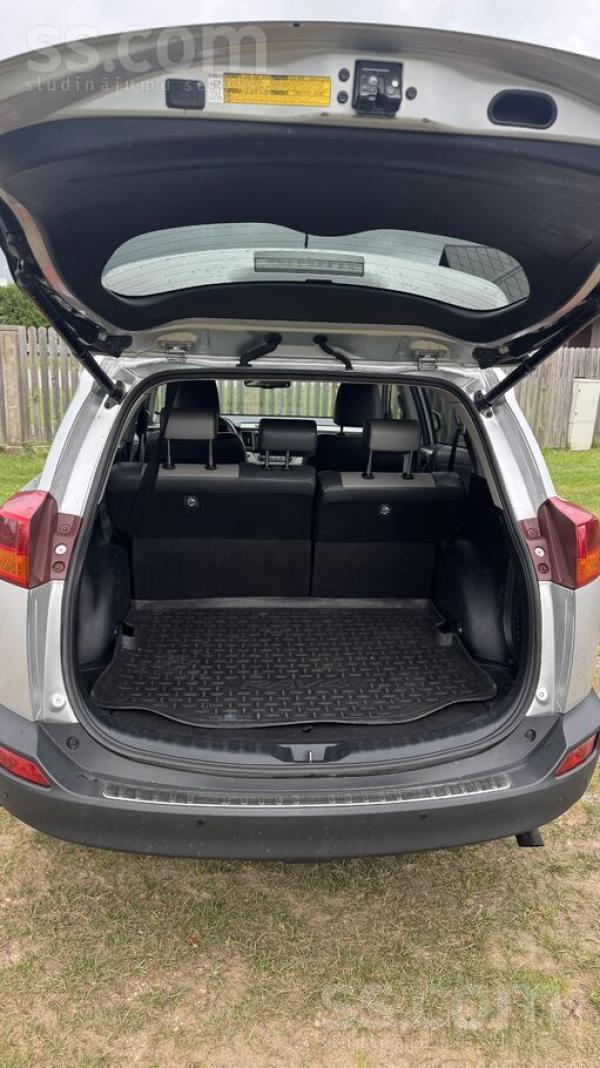 Pelēks Toyota RAV4 2013 Rīga, ar dzinēja tilpumu 2.20 L un nobraukumu 223 tūkst. km par 10300 €, foto 10 vietnē AUTOMOTO.COM.LV