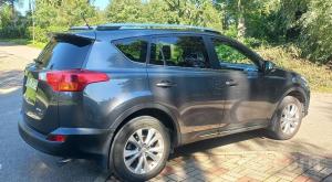 Grey Toyota RAV4 2013 in Riga, with an engine capacity of 2.00 L and mileage of 196 thousand km for 9500 €, photo 3 on AUTOMOTO.COM.LV