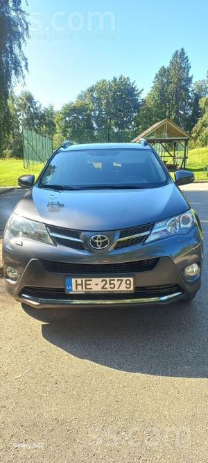 Grey Toyota RAV4 2013 in Riga, with an engine capacity of 2.00 L and mileage of 196 thousand km for 9500 €, photo 4 on AUTOMOTO.COM.LV