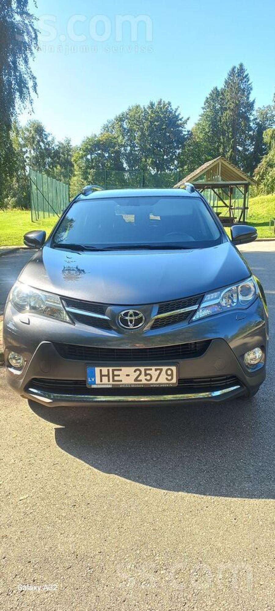 Grey Toyota RAV4 2013 in Riga, with an engine capacity of 2.00 L and mileage of 196 thousand km for 9500 €, photo 4 on AUTOMOTO.COM.LV
