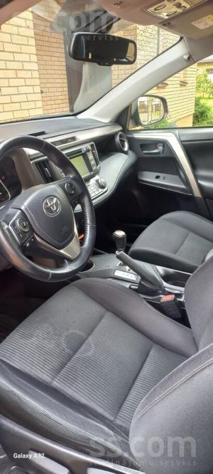 Grey Toyota RAV4 2013 in Riga, with an engine capacity of 2.00 L and mileage of 196 thousand km for 9500 €, photo 14 on AUTOMOTO.COM.LV