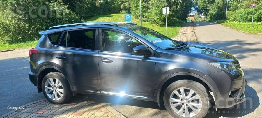 Grey Toyota RAV4 2013 in Riga, with an engine capacity of 2.00 L and mileage of 196 thousand km for 9500 €, photo 15 on AUTOMOTO.COM.LV