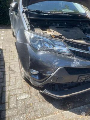 Grey Toyota RAV4 2013 in Siauliai, with an engine capacity of 2.00 L and mileage of 199 thousand km for 7950 €, photo 3 on AUTOMOTO.COM.LV