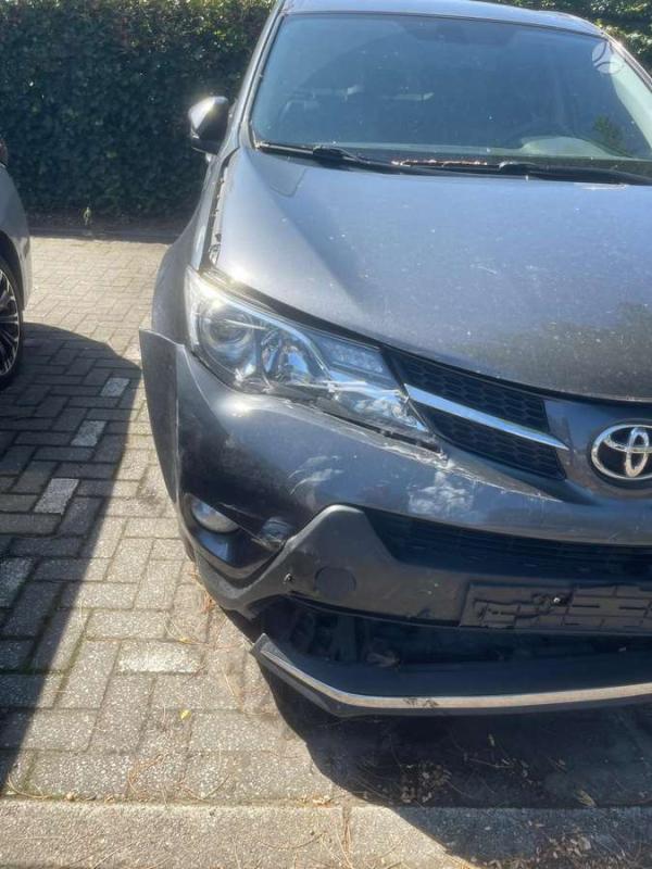Pelēks Toyota RAV4 2013 Šauļi, ar dzinēja tilpumu 2.00 L un nobraukumu 199 tūkst. km par 7950 €, foto 5 vietnē AUTOMOTO.COM.LV
