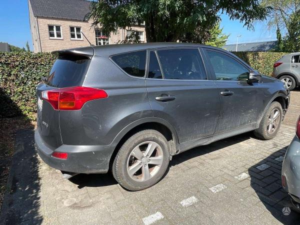 Pelēks Toyota RAV4 2013 Šauļi, ar dzinēja tilpumu 2.00 L un nobraukumu 199 tūkst. km par 7950 €, foto 6 vietnē AUTOMOTO.COM.LV
