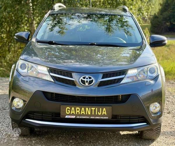 Grey Toyota RAV4 2013 in Siauliai, with an engine capacity of 2.23 L and mileage of 229 thousand km for 13650 €, photo 6 on AUTOMOTO.COM.LV