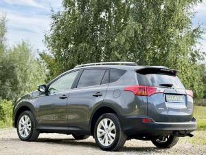 Grey Toyota RAV4 2013 in Siauliai, with an engine capacity of 2.23 L and mileage of 229 thousand km for 13650 €, photo 4 on AUTOMOTO.COM.LV