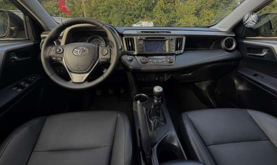 Grey Toyota RAV4 2013 in Siauliai, with an engine capacity of 2.23 L and mileage of 229 thousand km for 13650 €, photo 31 on AUTOMOTO.COM.LV