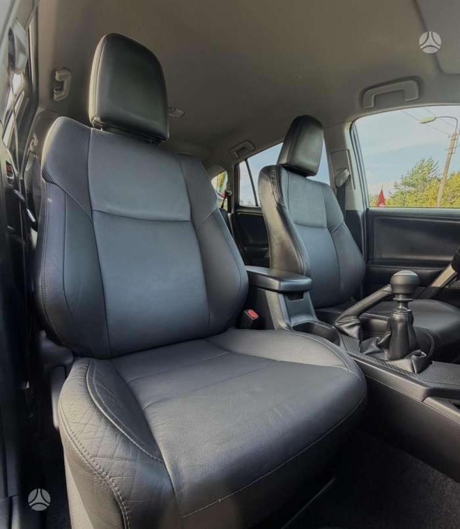 Grey Toyota RAV4 2013 in Siauliai, with an engine capacity of 2.23 L and mileage of 229 thousand km for 13650 €, photo 33 on AUTOMOTO.COM.LV