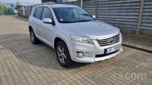 Pelēks Toyota RAV4 2013 Jelgava, ar dzinēja tilpumu 2.20 L un nobraukumu 177 tūkst. km par 8200 €, foto 4 vietnē AUTOMOTO.COM.LV