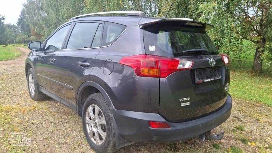 Pelēks Toyota RAV4 2013 Širvintos, ar dzinēja tilpumu 2.20 L un nobraukumu 193 tūkst. km par 9800 €, foto 4 vietnē AUTOMOTO.COM.LV