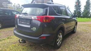Pelēks Toyota RAV4 2013 Širvintos, ar dzinēja tilpumu 2.20 L un nobraukumu 193 tūkst. km par 9800 €, foto 5 vietnē AUTOMOTO.COM.LV