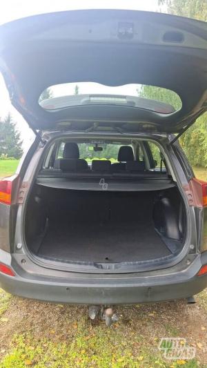 Pelēks Toyota RAV4 2013 Širvintos, ar dzinēja tilpumu 2.20 L un nobraukumu 193 tūkst. km par 9800 €, foto 7 vietnē AUTOMOTO.COM.LV