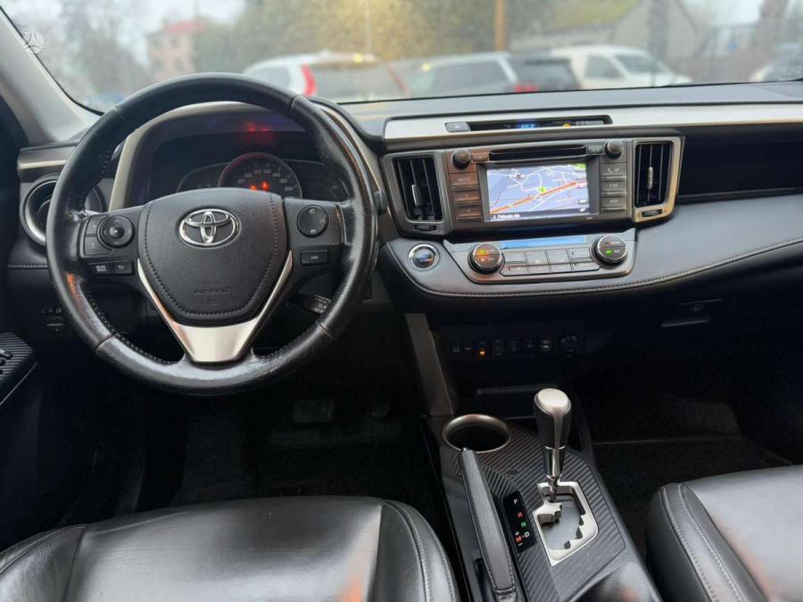 Grey Toyota RAV4 2014 in Riga, with an engine capacity of 2.23 L and mileage of 212 thousand km for 11995 €, photo 19 on AUTOMOTO.COM.LV