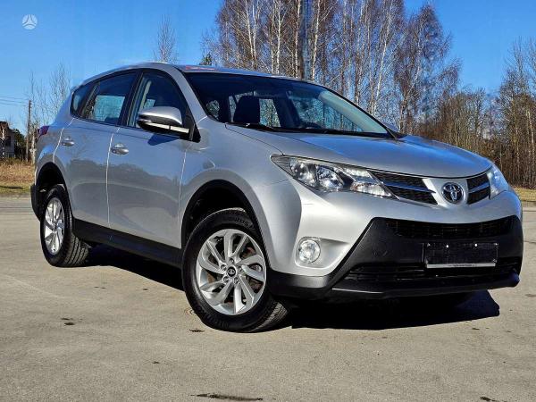 Grey Toyota RAV4 2014 in Taurage, with an engine capacity of 2.00 L and mileage of 262 thousand km for 8800 €, photo 3 on AUTOMOTO.COM.LV