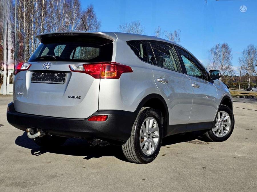 Pelēks Toyota RAV4 2014 Tauragė, ar dzinēja tilpumu 2.00 L un nobraukumu 262 tūkst. km par 8800 €, foto 5 vietnē AUTOMOTO.COM.LV