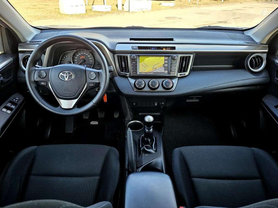 Pelēks Toyota RAV4 2014 Tauragė, ar dzinēja tilpumu 2.00 L un nobraukumu 262 tūkst. km par 8800 €, foto 11 vietnē AUTOMOTO.COM.LV