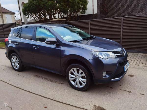 Grey Toyota RAV4 2014 in Kaunas, with an engine capacity of 2.23 L and mileage of 288 thousand km for 4600 €, photo 3 on AUTOMOTO.COM.LV