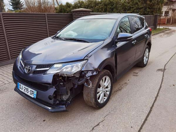 Grey Toyota RAV4 2014 in Kaunas, with an engine capacity of 2.23 L and mileage of 288 thousand km for 4600 €, photo 7 on AUTOMOTO.COM.LV