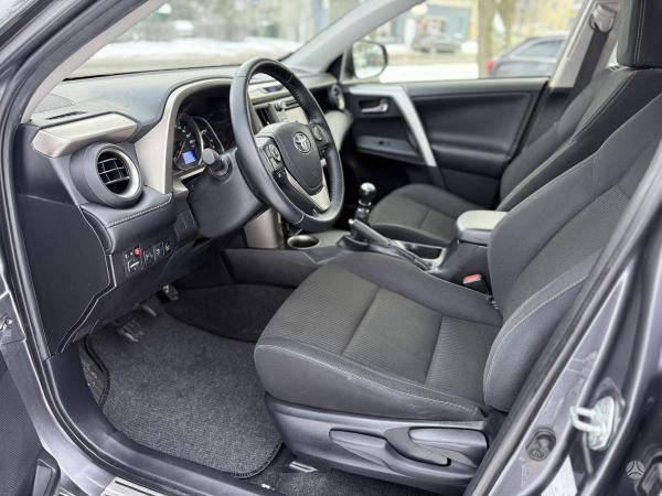 Pelēks Toyota RAV4 2014 Ukmergė, ar dzinēja tilpumu 2.00 L un nobraukumu 97 tūkst. km par 11350 €, foto 5 vietnē AUTOMOTO.COM.LV