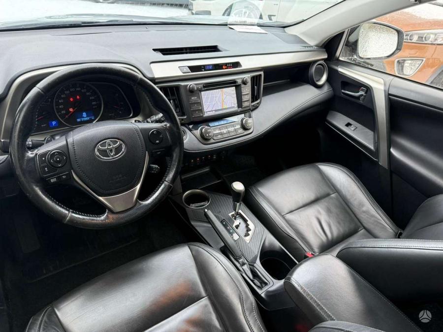 Pelēks Toyota RAV4 2014 Rīga, ar dzinēja tilpumu 2.23 L un nobraukumu 212 tūkst. km par 12995 €, foto 12 vietnē AUTOMOTO.COM.LV