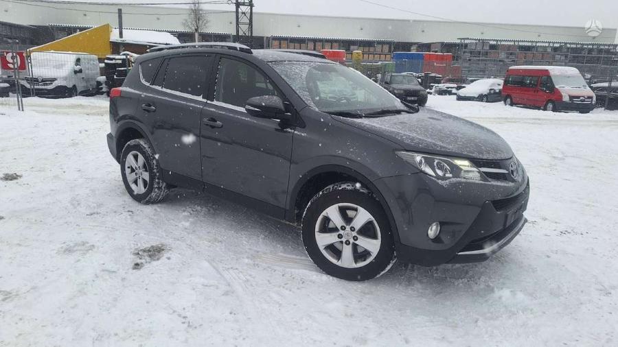 Pelēks Toyota RAV4 2014 Kauņa, ar dzinēja tilpumu 2.00 L un nobraukumu 215 tūkst. km par 10450 €, foto 1 vietnē AUTOMOTO.COM.LV